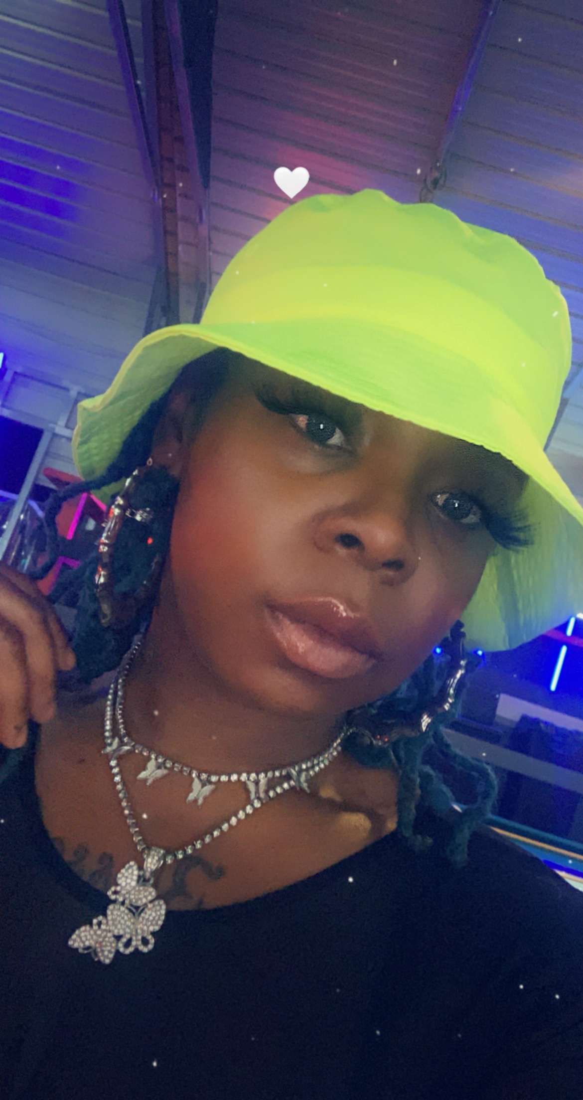 11 Unisex Billie Eilish Concert Outfit Ideas & Inspo - Outfit Binge